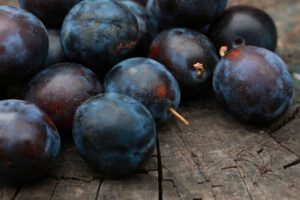 25 Different Types of Plums